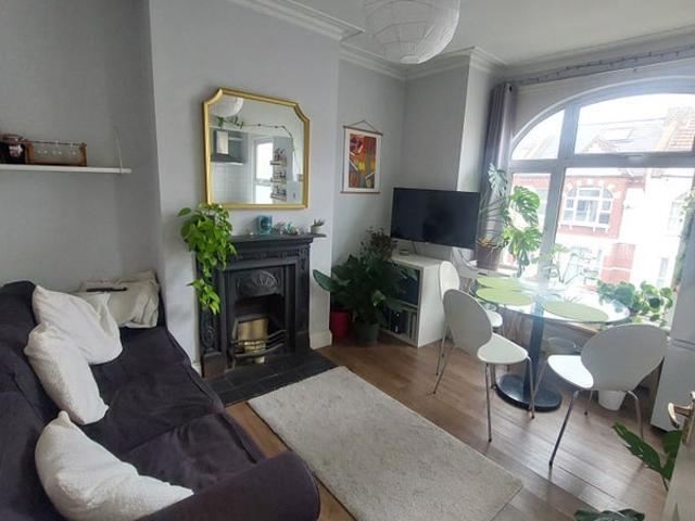 Room at Undine Street, Greater London