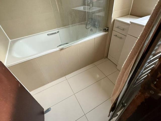 Room at Union Grove, Greater London