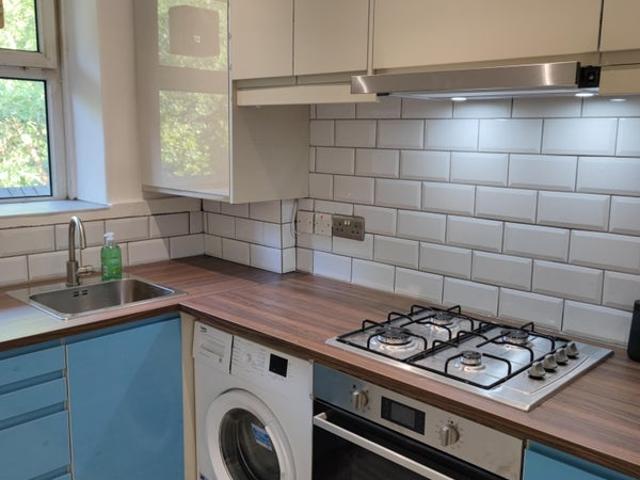 Room at Union Grove, Greater London