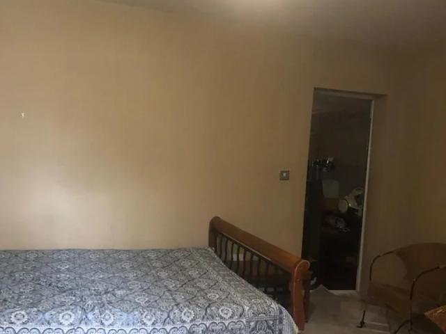 Room at Upney Lane, Greater London