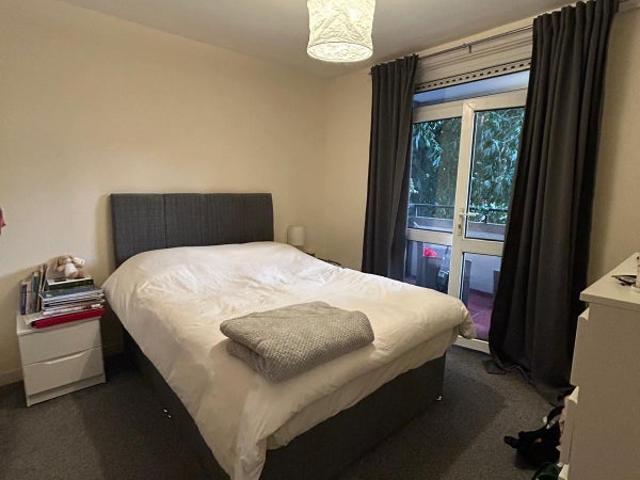 Room at Upper Marsh, Greater London