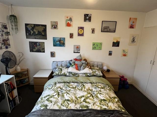Room at Upper Marsh, Greater London