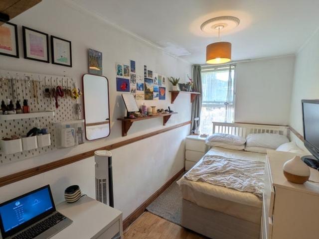 Room at Upper Gulland Walk, Greater London