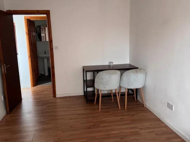 Room at Upper Green East, Greater London