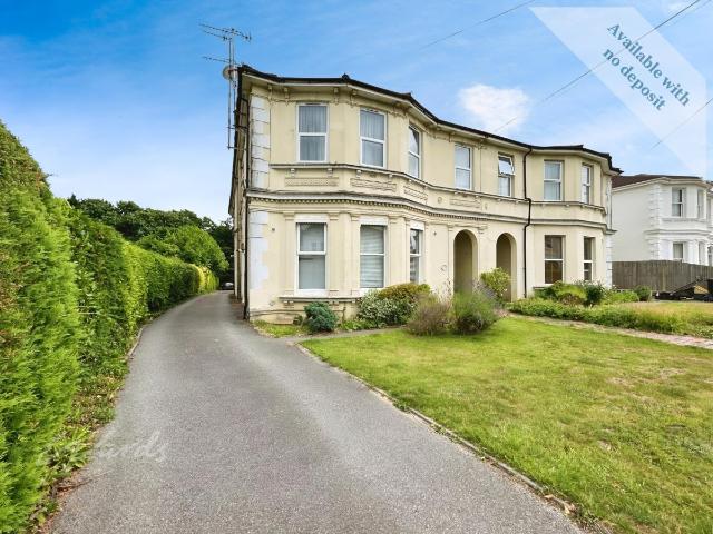 Room at Upper Grosvenor Road, Tunbridge Wells