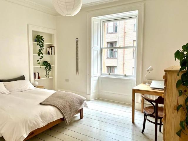 Room at Upper Grove Place, City of Edinburgh