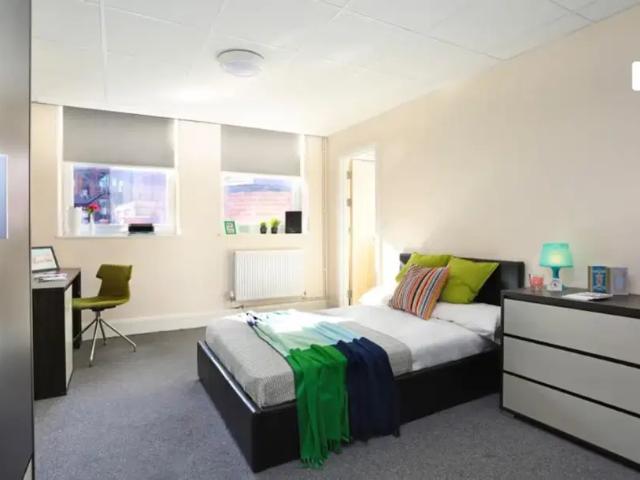 Room at Upper Parliament Street, Nottingham