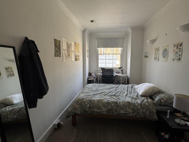 Room at Upper Street, Greater London