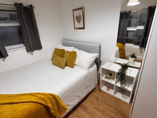 Room at Upper Tooting Road, Greater London