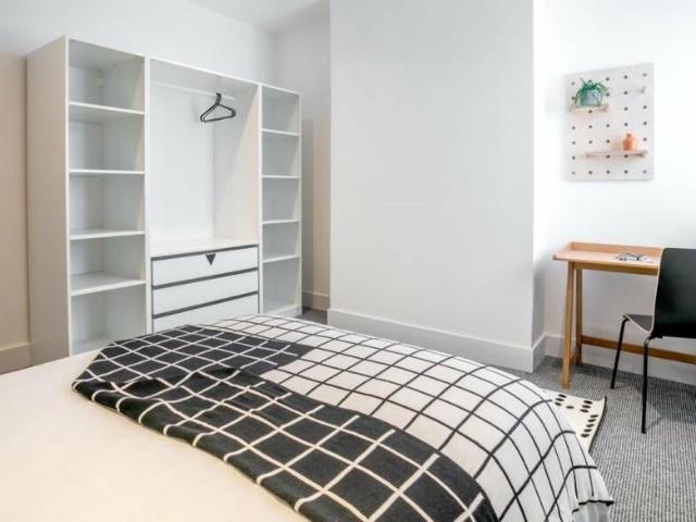 Room at Upperton Road, Leicester