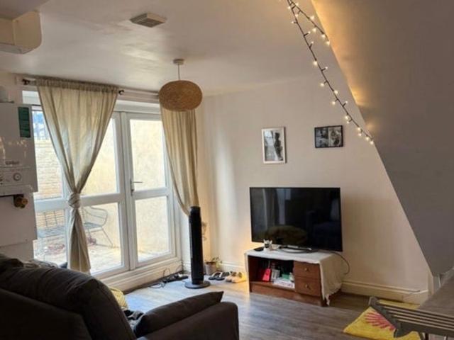 Room at Urswick Road, Greater London