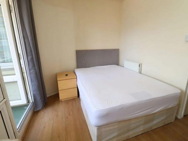 Room at Usk Street, Greater London