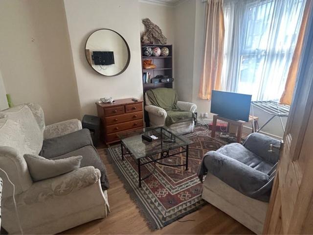 Room at Valnay Street, Greater London