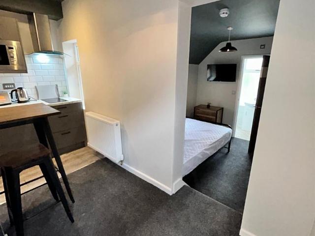 Room at Vale Road, Nottingham
