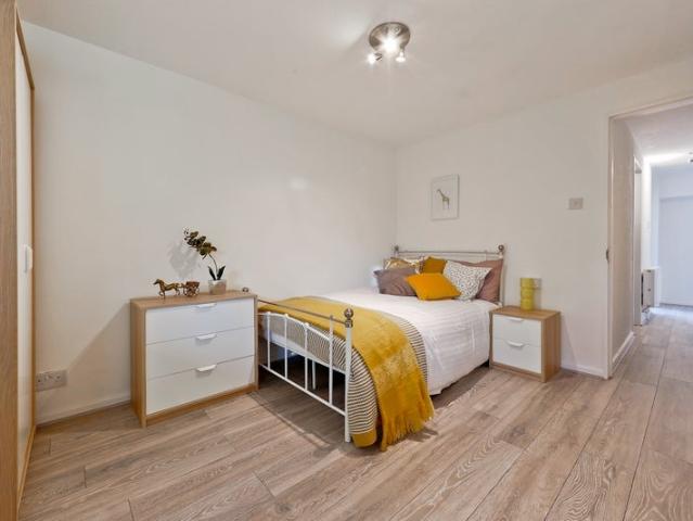 Room at Valence Way, Basildon