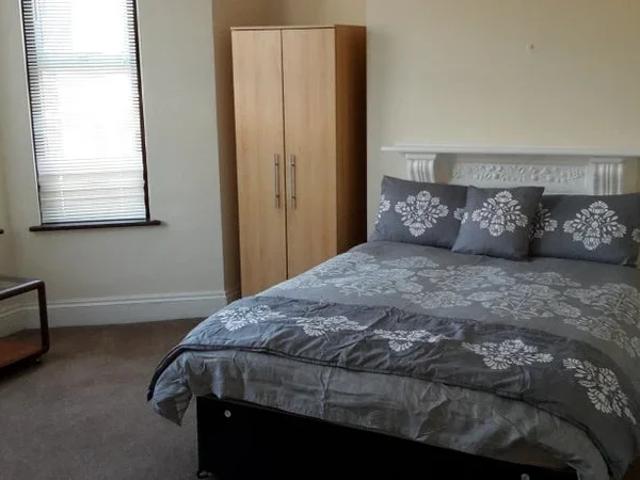 Room at Valley Grove, Greater London