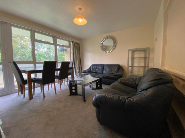 Apartment at Valley Road, Canterbury