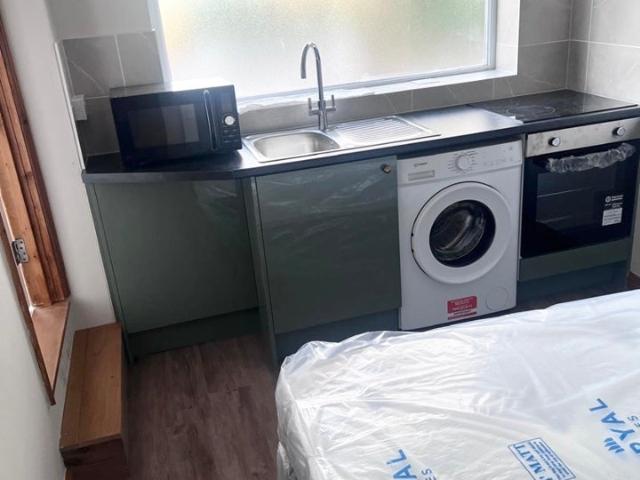 Room at Valley Road, Greater London