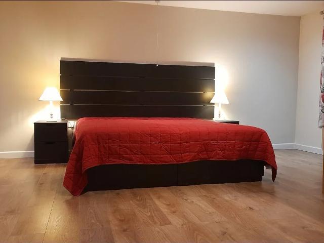 Room at Valley Road, Greater London