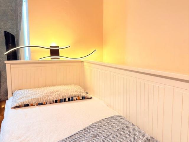 Room at Valley Road, Greater London