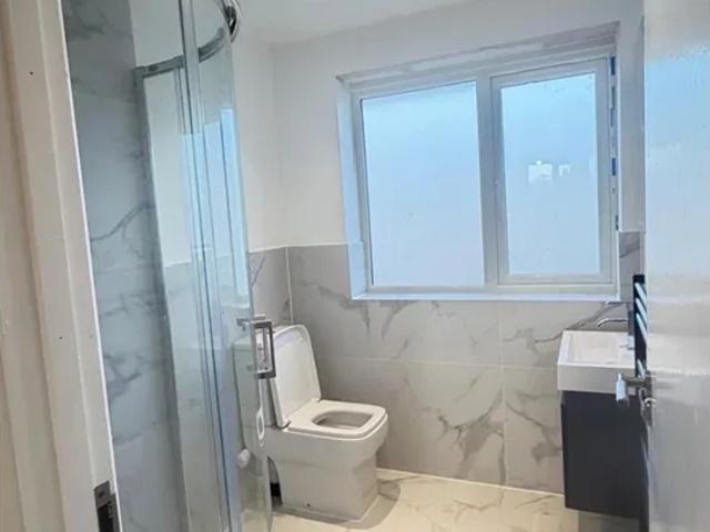 Room at Valleyside, Dacorum