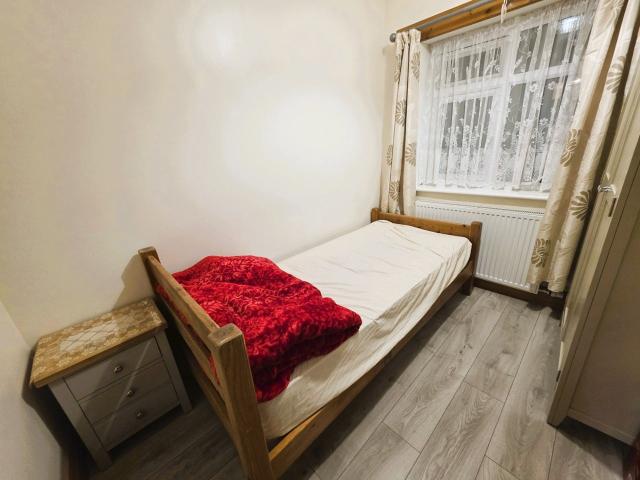 Room at Vancouver Road, Greater London