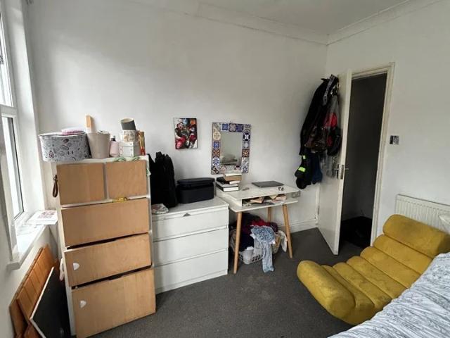 Room at Vansittart Road, Greater London