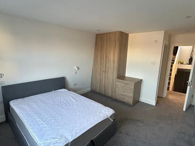 Room at Vant Road, Greater London