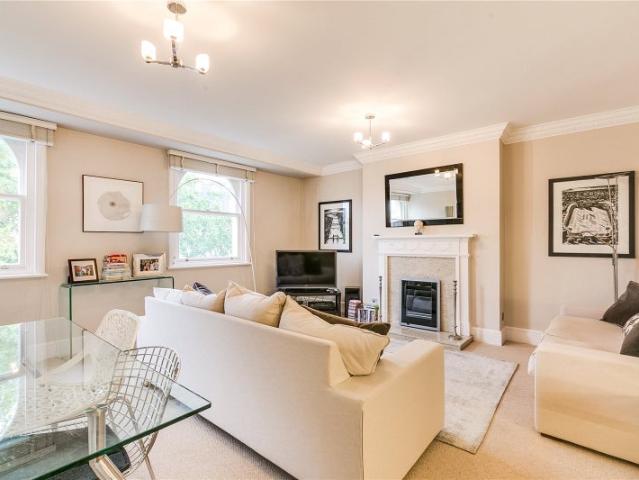 Room at Vauxhall Bridge Road, City of Westminster