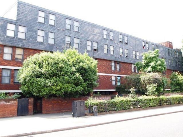 Room at Vauxhall Bridge Road, City of Westminster