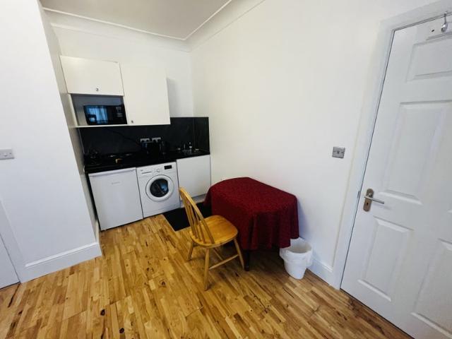 Room at Vectis Road, Greater London