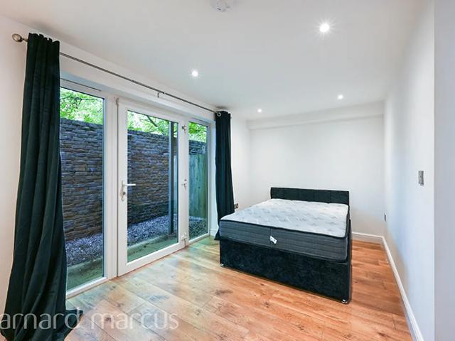 Room at Venus Mews, Greater London