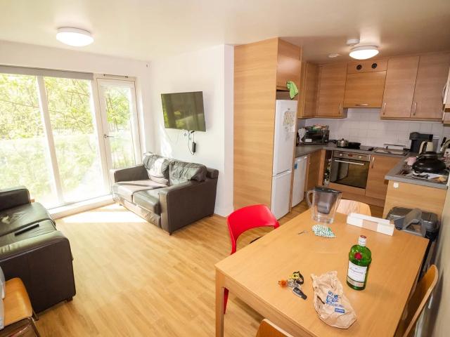 Room at Vermont Close, Southampton