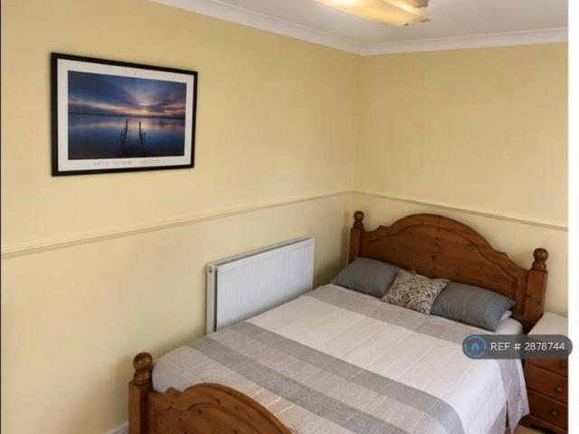 Room at Verney Road, Slough
