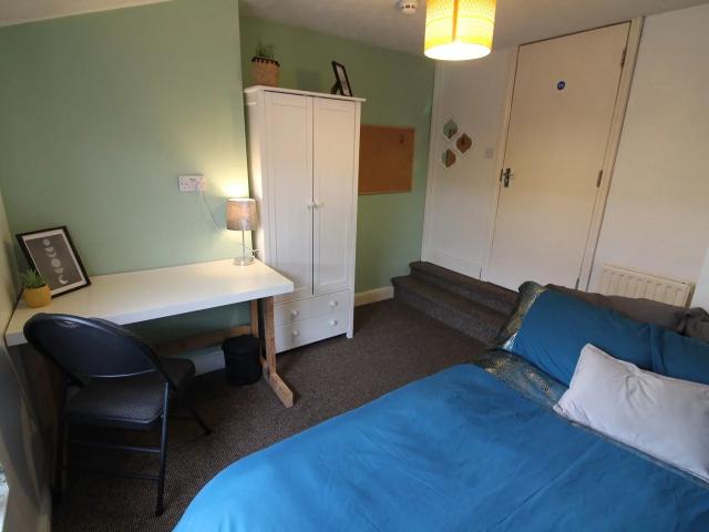 Room at Vernon Road, Chester