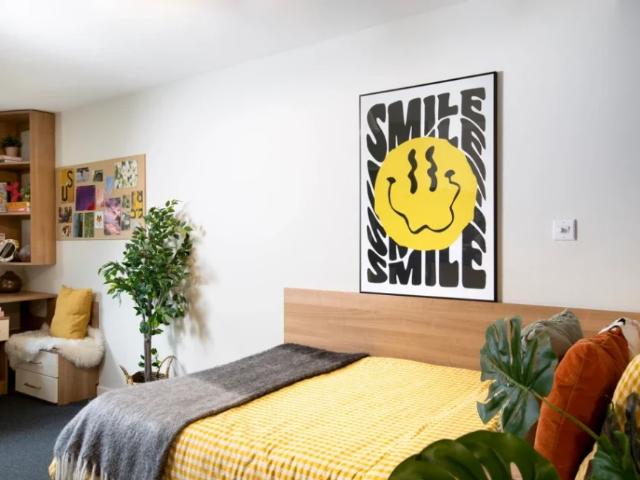 Room at Vernon Square, Greater London