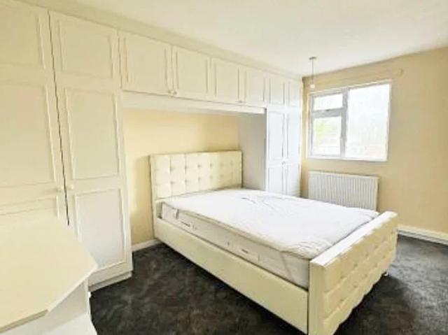 Room at Verbena Close, South Ockendon