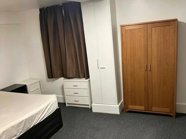 Room at Verulam Avenue, Greater London