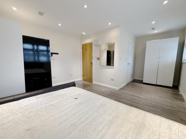 Room at Vicarage Farm Road, London
