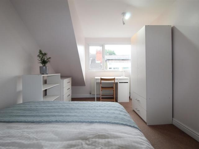 Room at Vicarage Place, Leeds