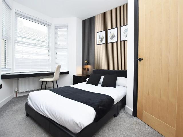 Room at Vicarage Road, Gillingham