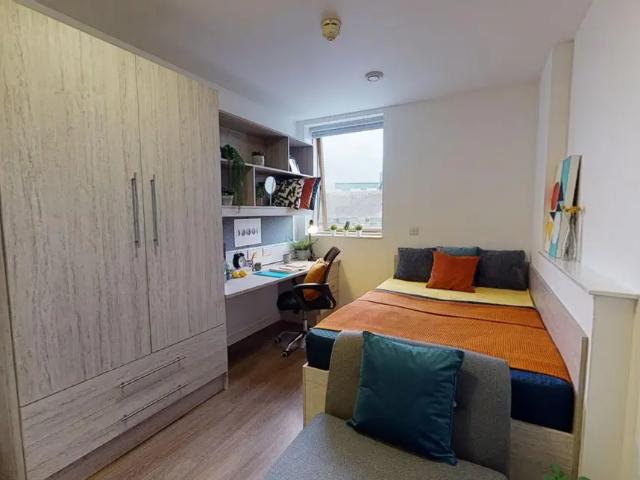 Room at Vicarage Road, Greater London