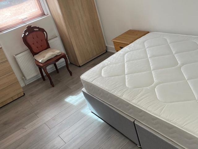 Room at Vicarage Road, Greater London