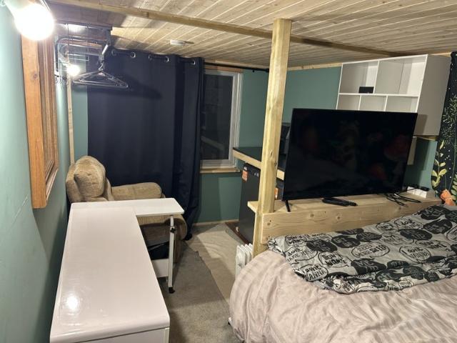 Room at Vicarage Road, Poole