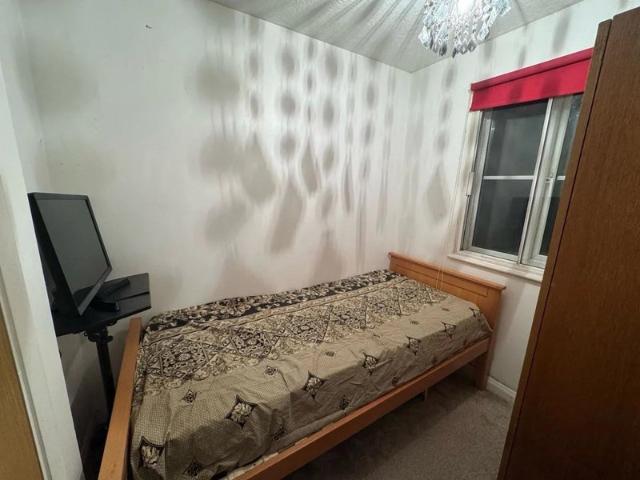 Room at Vicarage Way, Slough