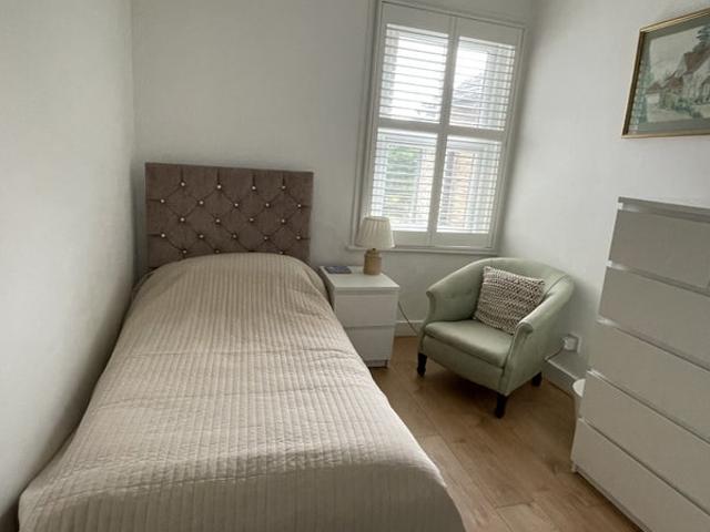 Room at Victor Road, Windsor