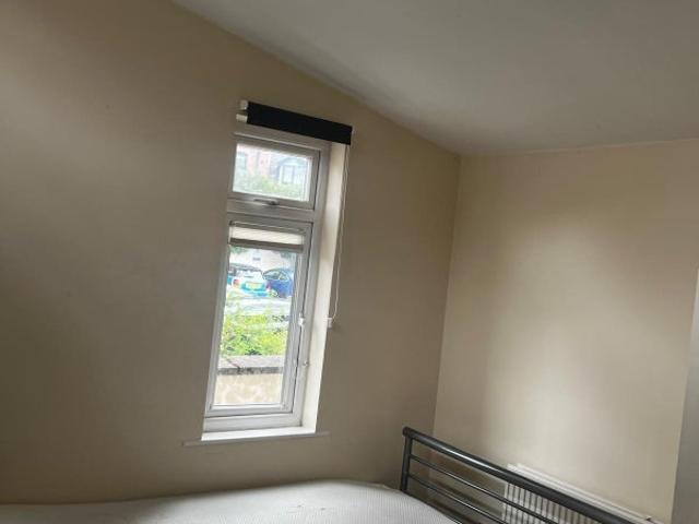 Room at Victoria Mews, Warwick