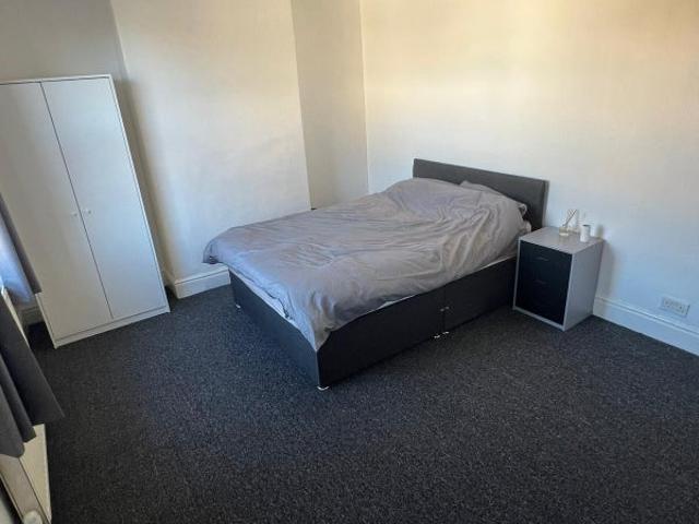 Room at Victoria Avenue, Wellington