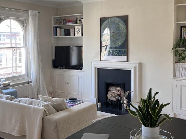 Room at Victoria Rise, Greater London