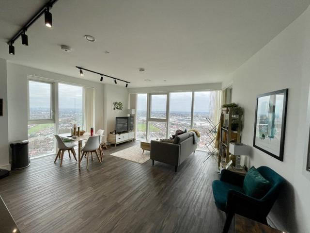 Room at Victoria Road, Greater London